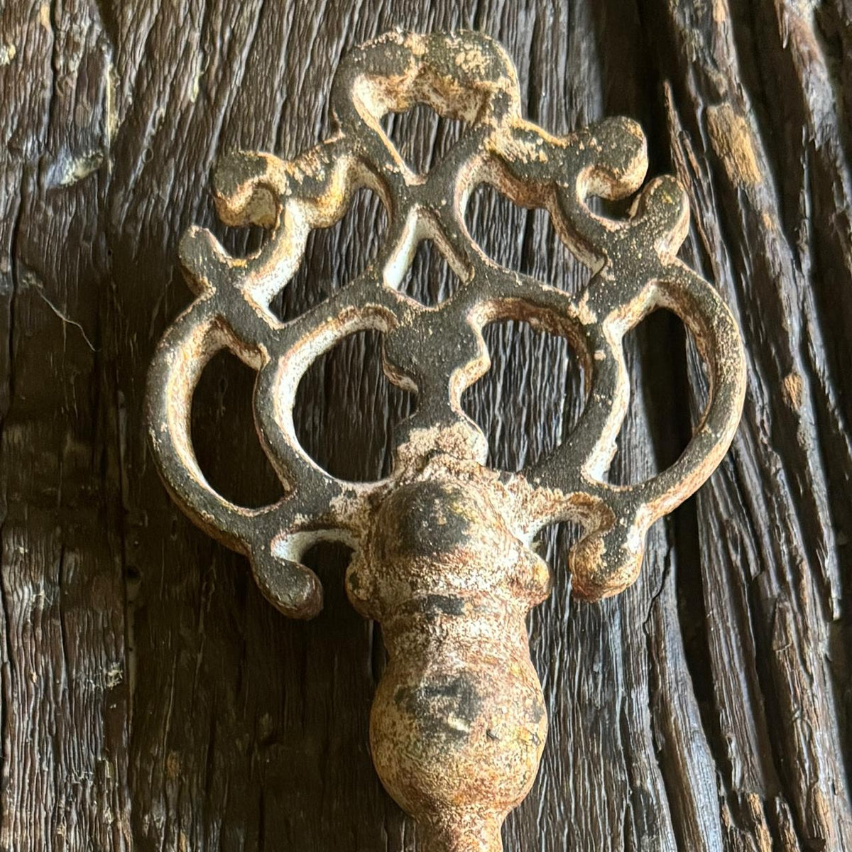 Chabi Vintage Key Decor : 3 ( 14 inches) — Khojcrafts