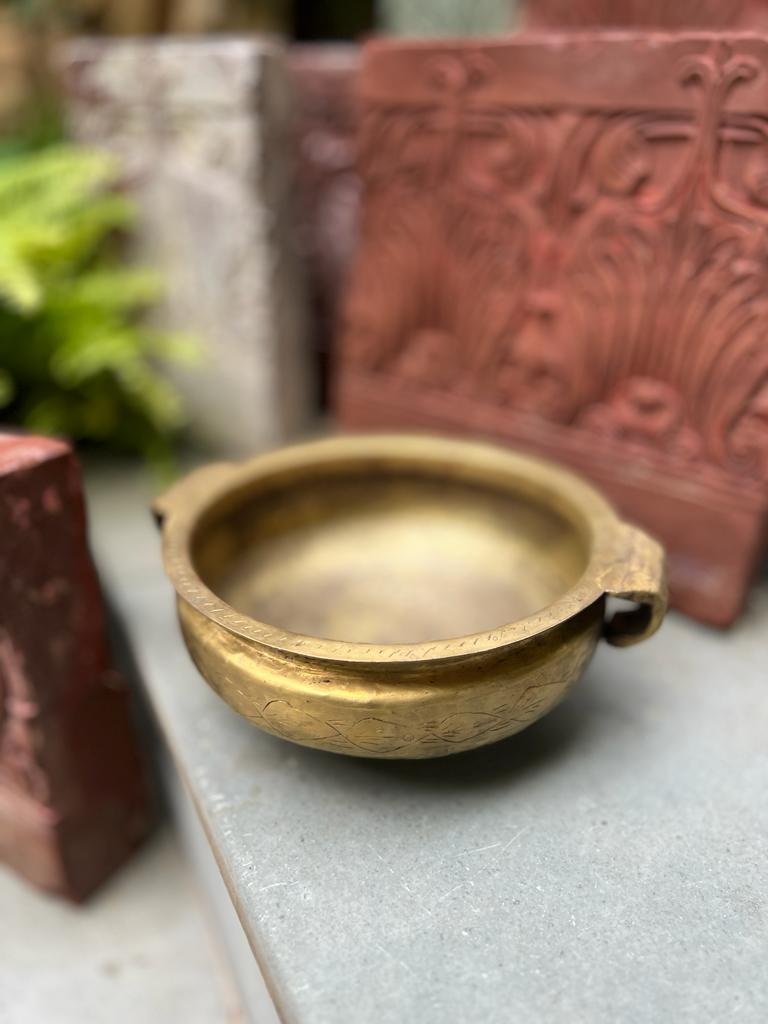 Small Brass Urli with embossed pattern and a matte finish : Pital 24 ...